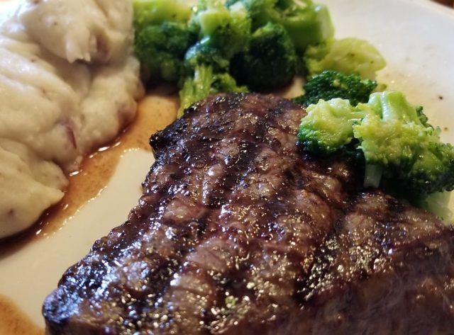 Applebee's Roasted Garlic Sirloin Steak Copycat Recipe - Applebee's Recipes