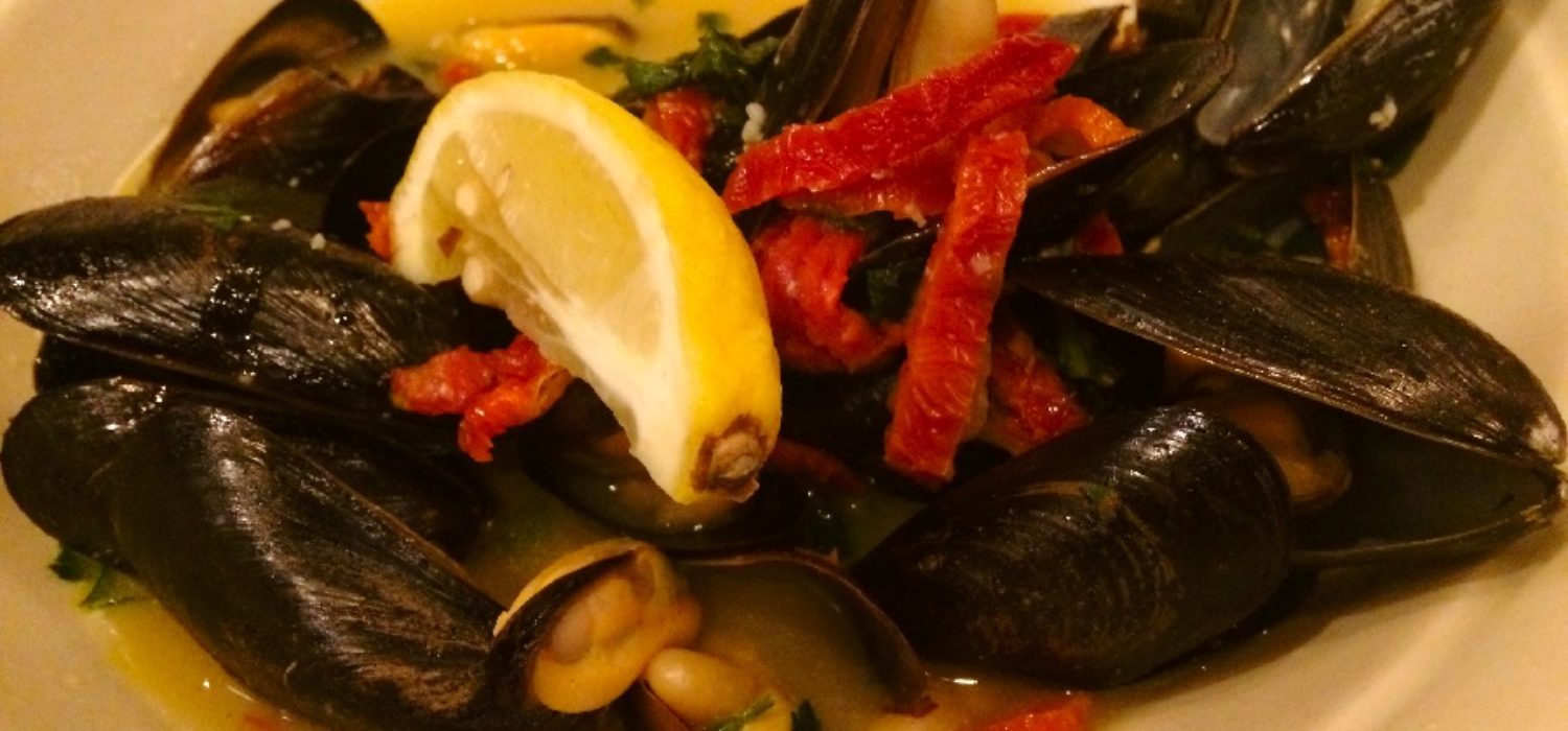 Maggiano's Little Italy Mussels Tuscan Style Recipe - Secret Copycat ...